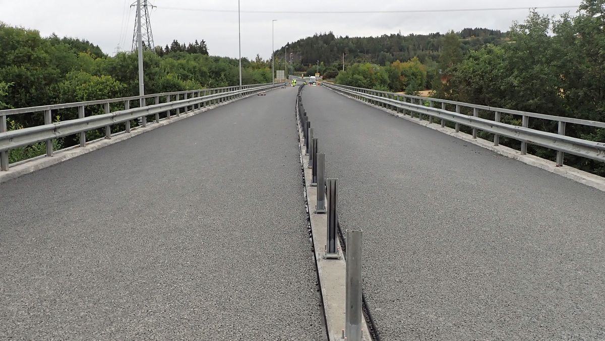 Oppgraderingen av denne brua er forsinket - åpnes ikke 1. oktober som ...