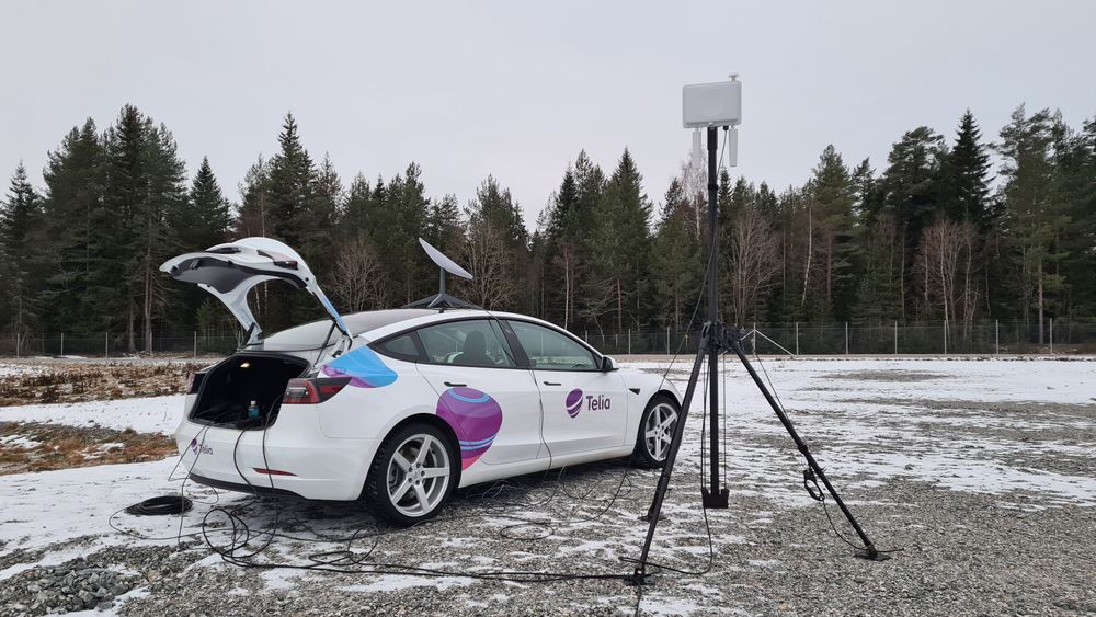 Telia tester bruk av satellitter til basestasjoner og som mobiltjeneste ...
