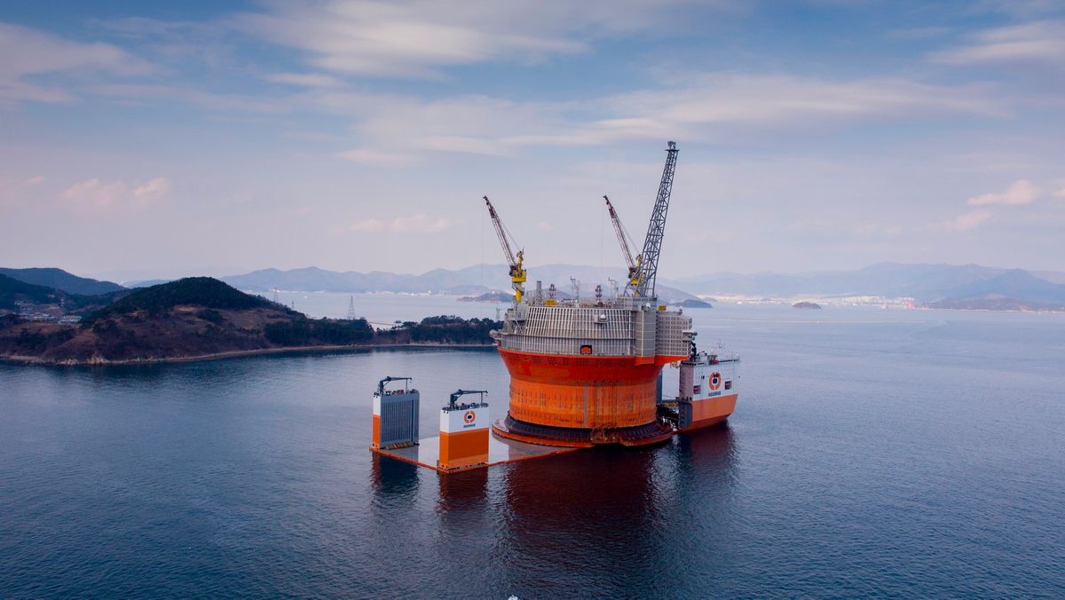 Her står Goliat-plattformen på verdens største løfteskip | Tu.no