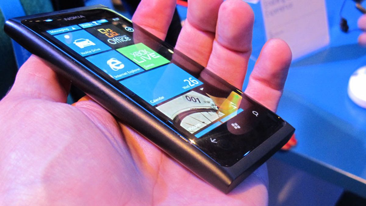 Nokia Lumia 800 kommer om to uker | Tu.no