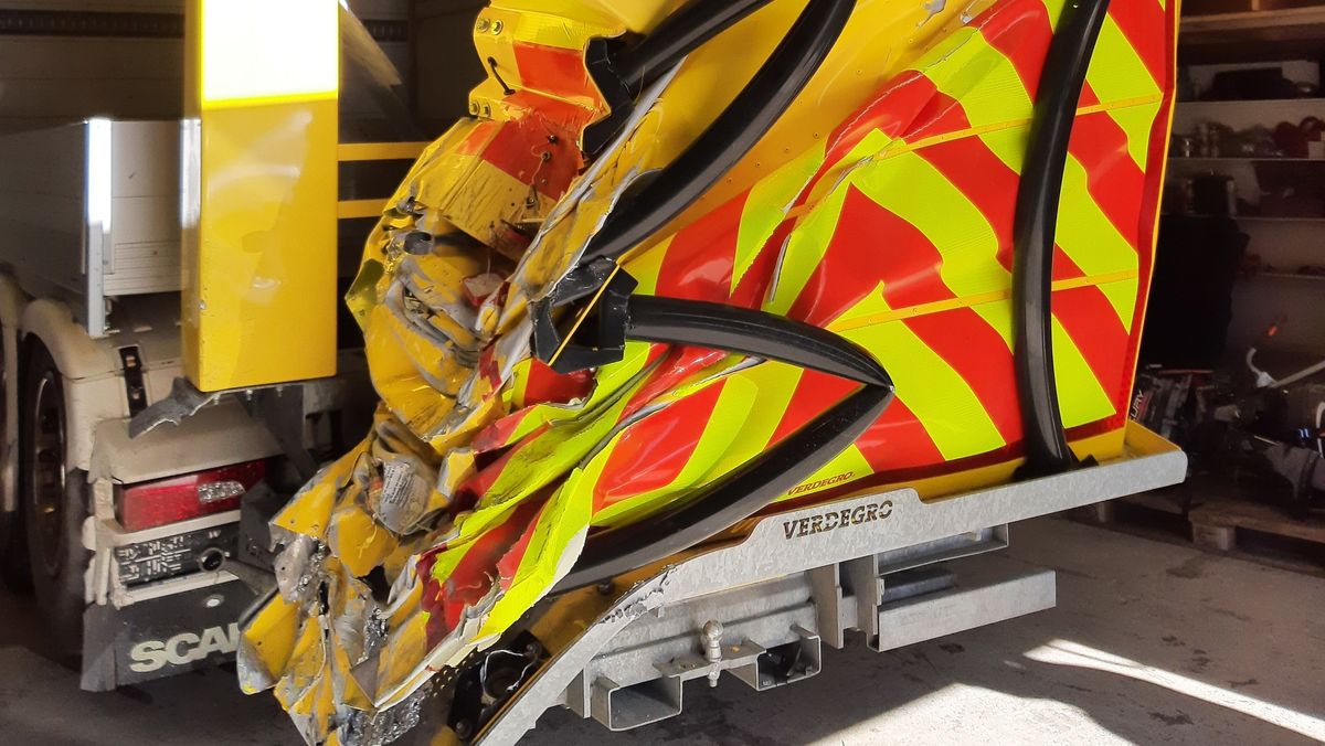 Braste inn i støtputebil på E18 – fikk førerkortet beslaglagt | Tu.no