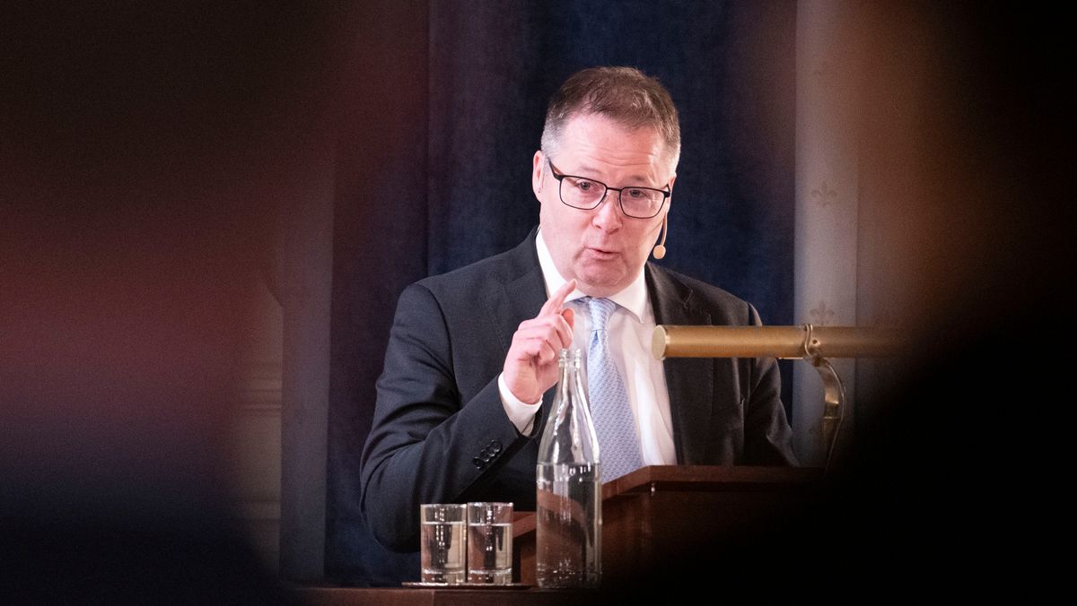 Forsvarsministeren: – Vi må bruke mer av samfunnets ressurser på ... Forsvarsministeren: – Vi må bruke mer av samfunnets ressurser på ...