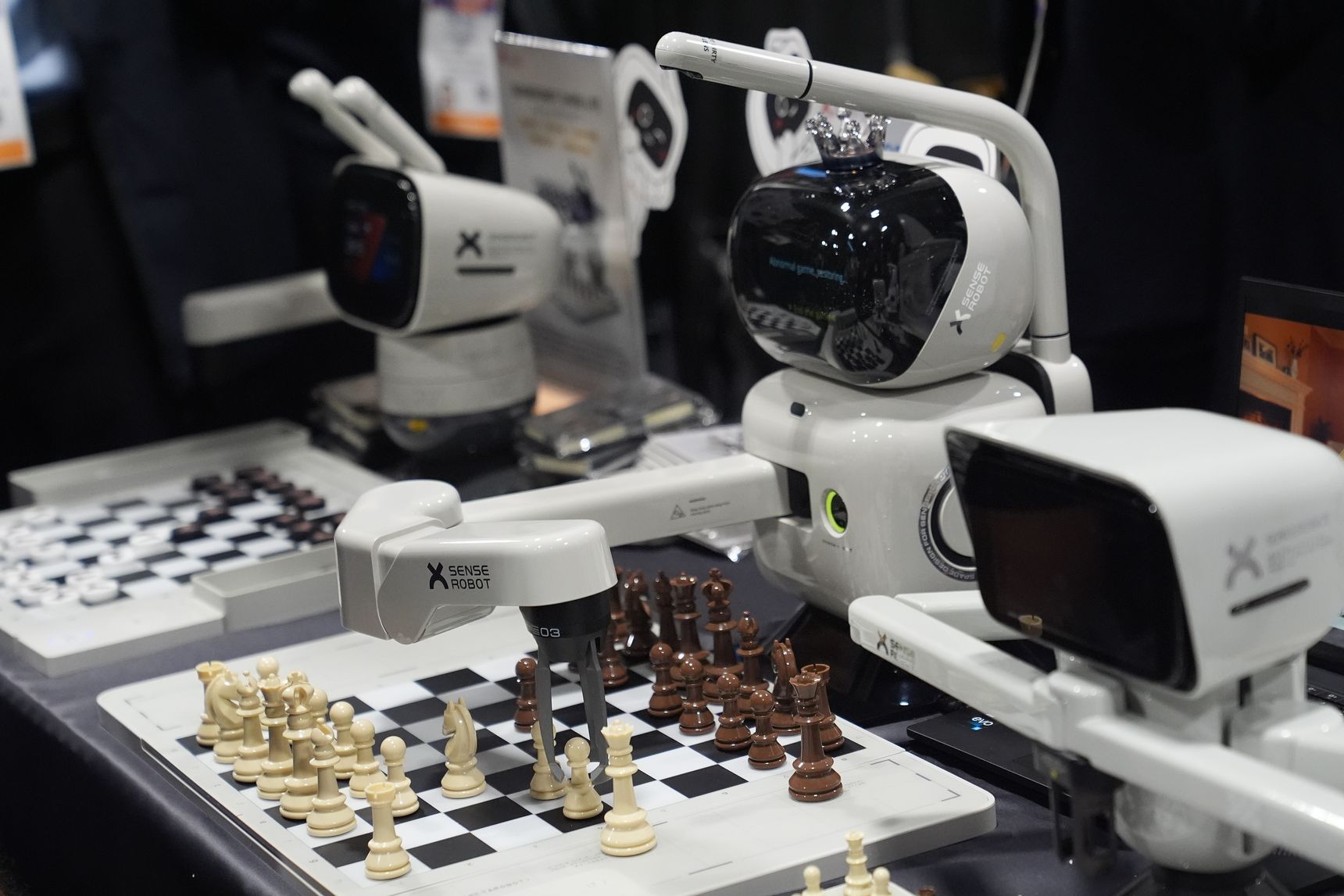 Fem grunner til at det ikke finnes virkelig intelligente roboter | Digi.no