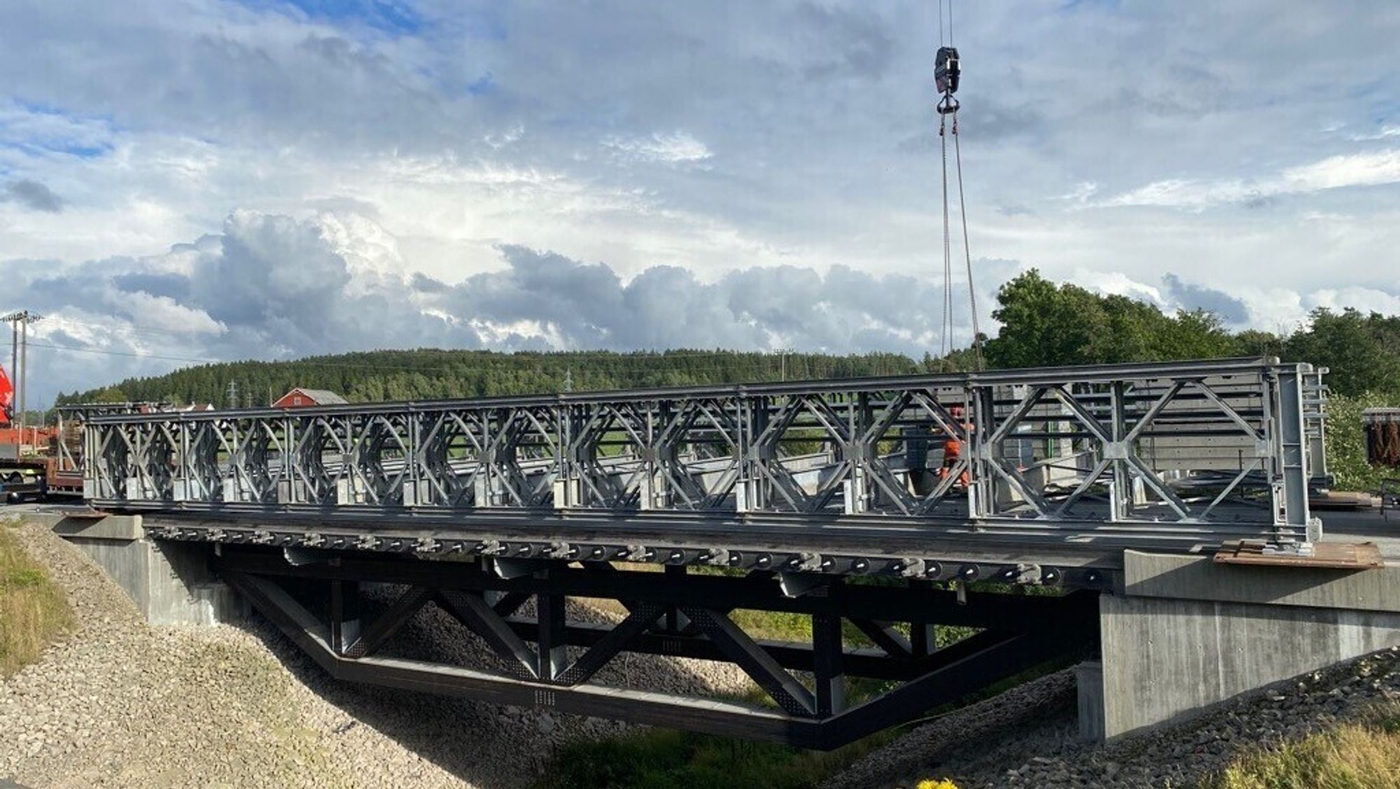 To midlertidige bruer åpner i løpet av 48 timer, men Norsenga bru er ...