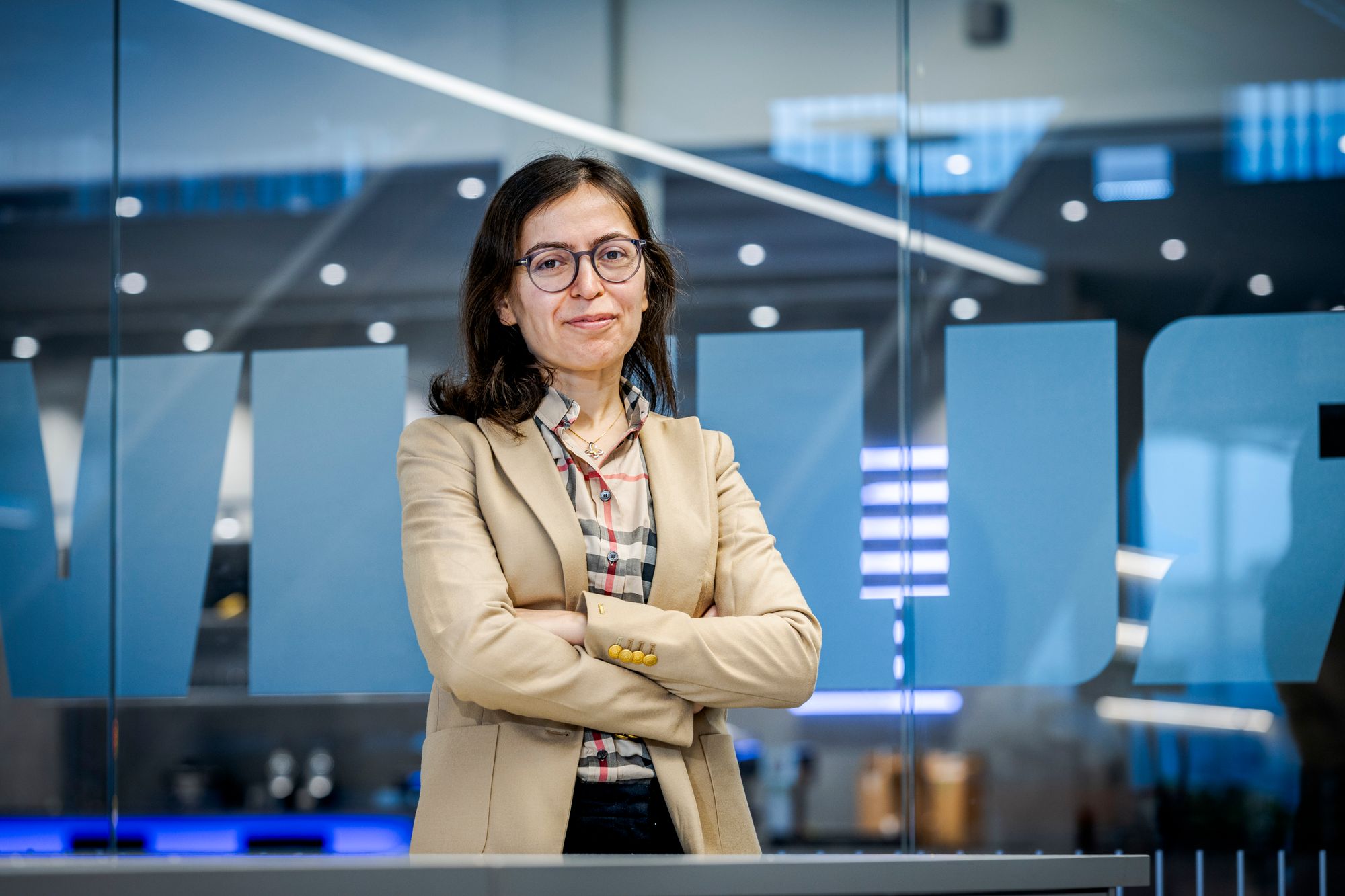 Hun jakter på supermaterialer for energilagring | Tu.no