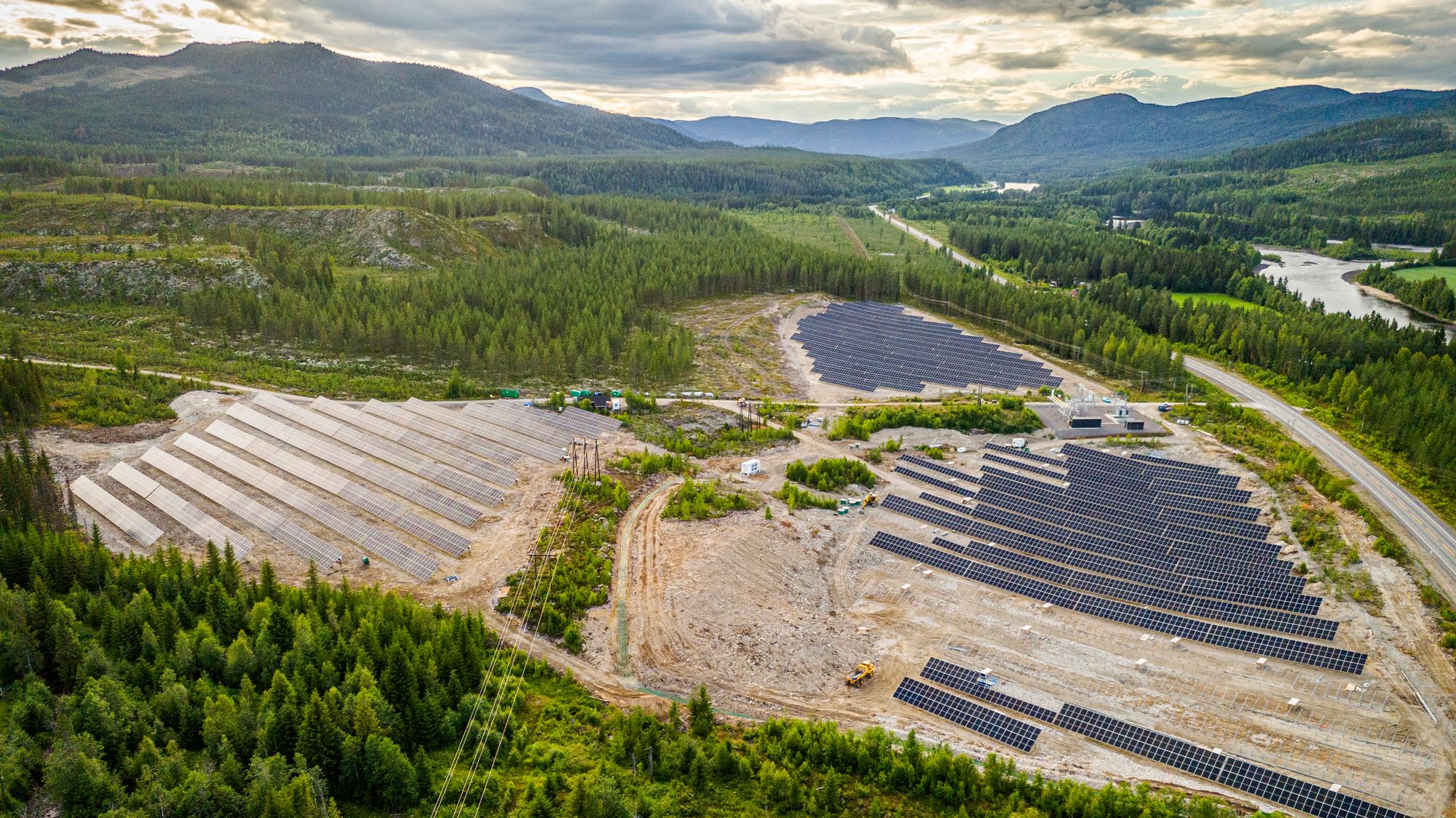 Norges største solcellepark er ferdig halvannet år på overtid: – Det ...