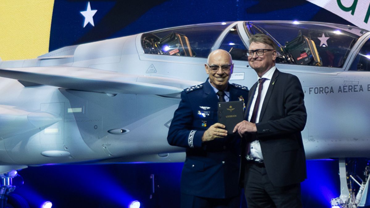 Brasil får verdens første moderne Gripen-fly med to seter | Tu.no